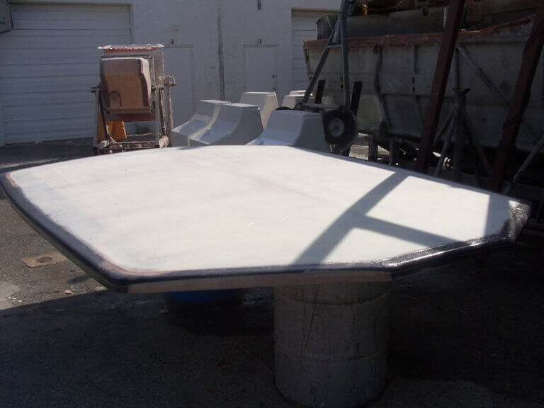 Custom Consoles, Hard Tops & Fish Boxes - Z GLASSING